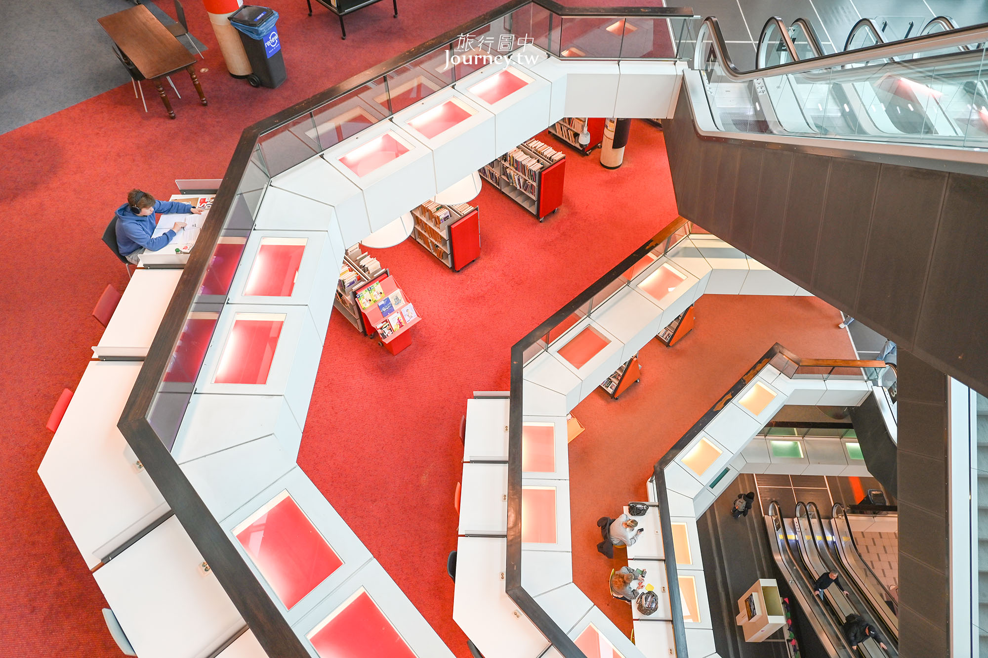 鹿特丹景點｜鹿特丹圖書館 Rotterdam Central Library・原來鹿特丹最前衛的水管圖書館裡面這麼美！ - 許傑,旅行圖中